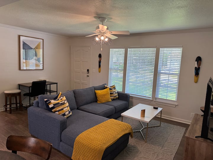 Crew-friendly 3br Home | Near Jobsites | Driveway - Kansas City