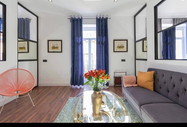 Stylish Apartment Next To Sol - Madrid