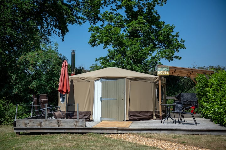 Stunning Yurt Set Within 30 Acres Of Parkland - Ringwood