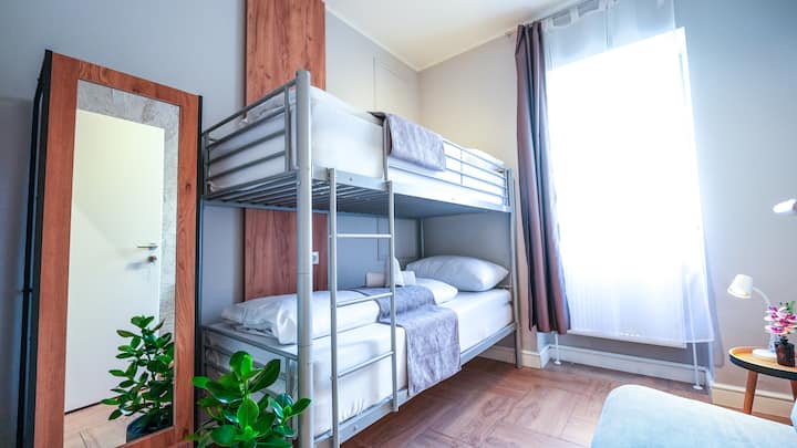 Modern Twin Room | Short Residence Hostel - Vienna