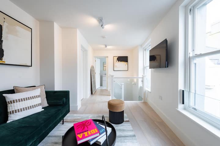 Vesto | Stylish Two Bedroom Apartment By The Beach - Brighton