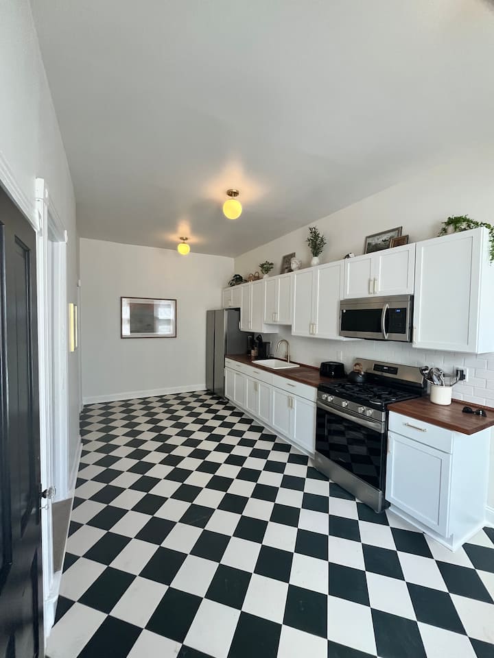 Elegant Victorian By Hospital & Colleges W/parking - Harveys Lake, PA