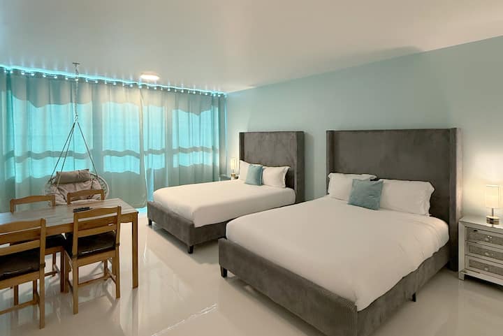 Remodeled Bay View | Pool+beachaccess+valetparking - マイアミ・ビーチ, FL