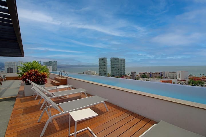 Zoho Skies Rooftop Pool - Puerto Vallarta