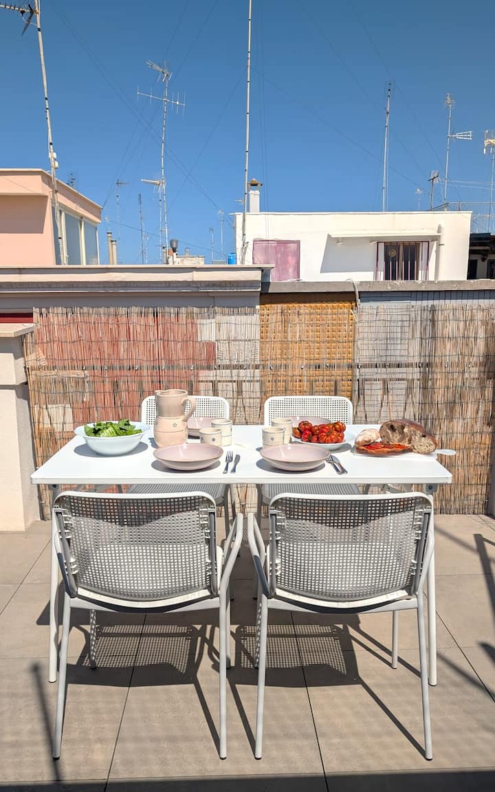 Appartamento Su Due Piani Con Terrazza - Mola di Bari