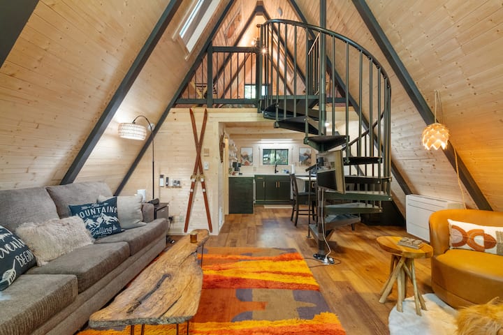 Mid Mod Mountain A-frame - Ashford, WA