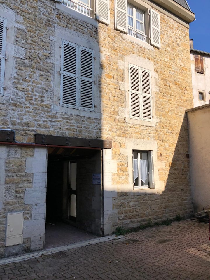 2 Pièces Cosy Plein Centre-ville - Baume-les-Messieurs