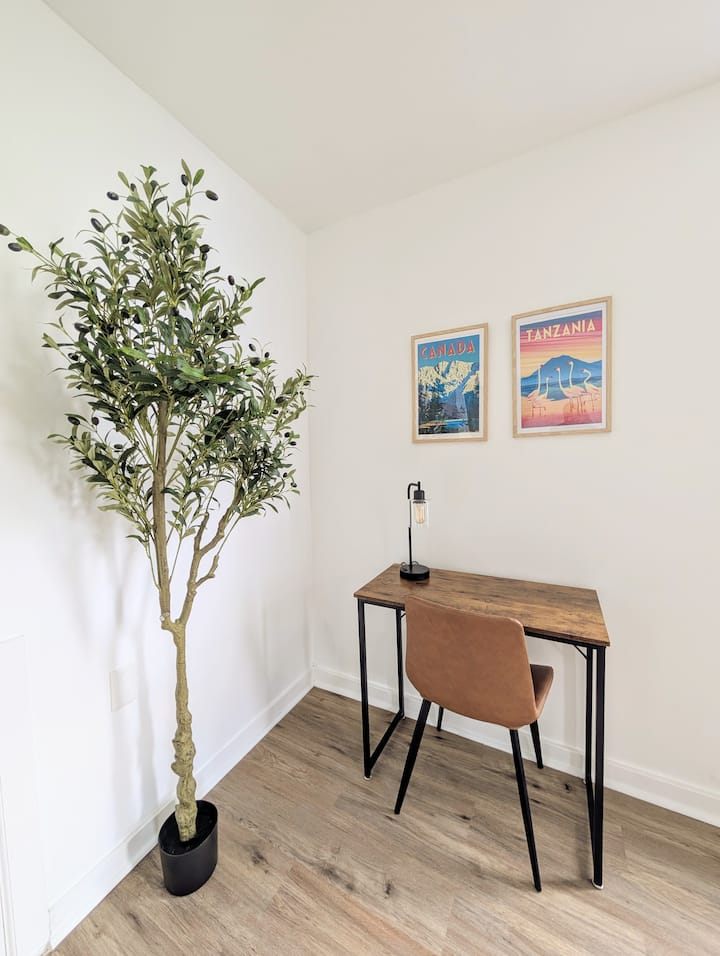 Spacious 3 Bed/2 Bath Apt Minutes To Downtown - Pittsburgh, PA