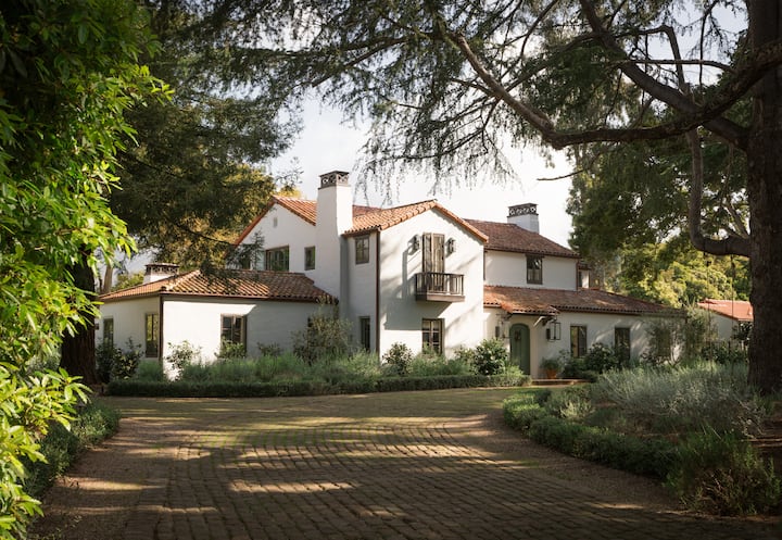 El Cedro - Luxurious Montecito Estate With Pool - Montecito, CA