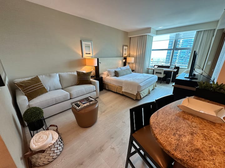 Central Brickell Studio. - Key Biscayne, FL