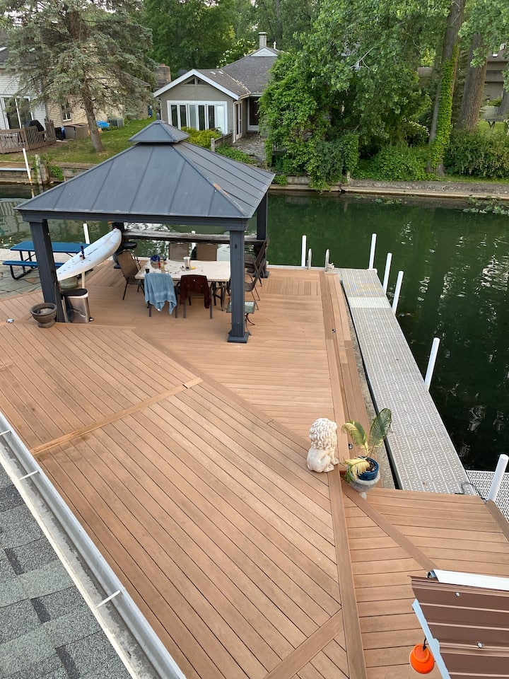 Turtle Island Lake House - Water Slides, Fremont