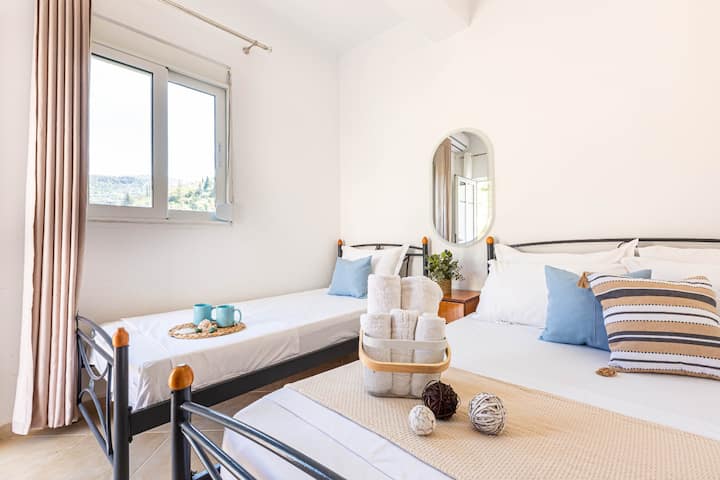 Zoe's 5 | 1 Br Ap, Kitchen & Balcony - Himarë