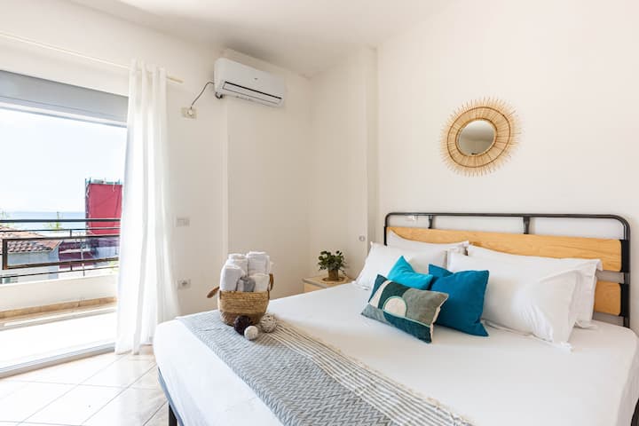 Stylish 3 | Studio Ap, Kitchen & Sea View Balcony - Himarë