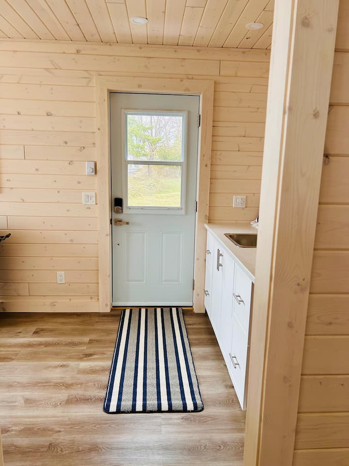 Gorgeous, Getaway Cameron Lake Waterfront! - Fenelon Falls