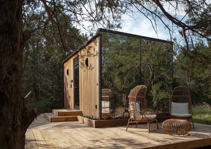 2 Lakeside ÖÖD Mirror Cabins - Bastrop, TX