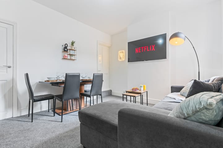 Central 4br Home | Garden | Sleeps 10 - Leicester