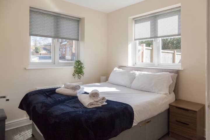 Whiston Hospital/train Station/parking/private - Liverpool John Lennon Airport (LPL)