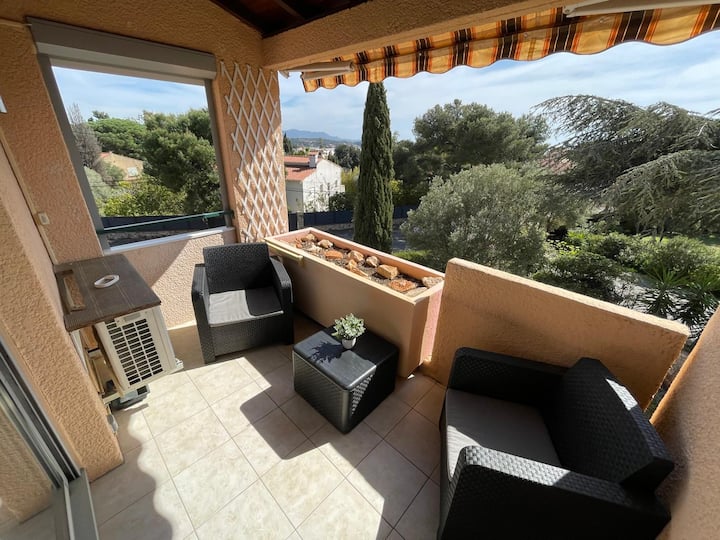 Joli T2 Climatisé Avec Terrasse Et Piscine, Wifi. - Bandol