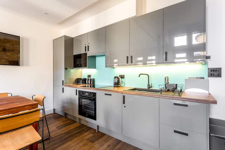 Pierview Pad Attic | Sleeps 10 | Central Brighton - 스테이닝