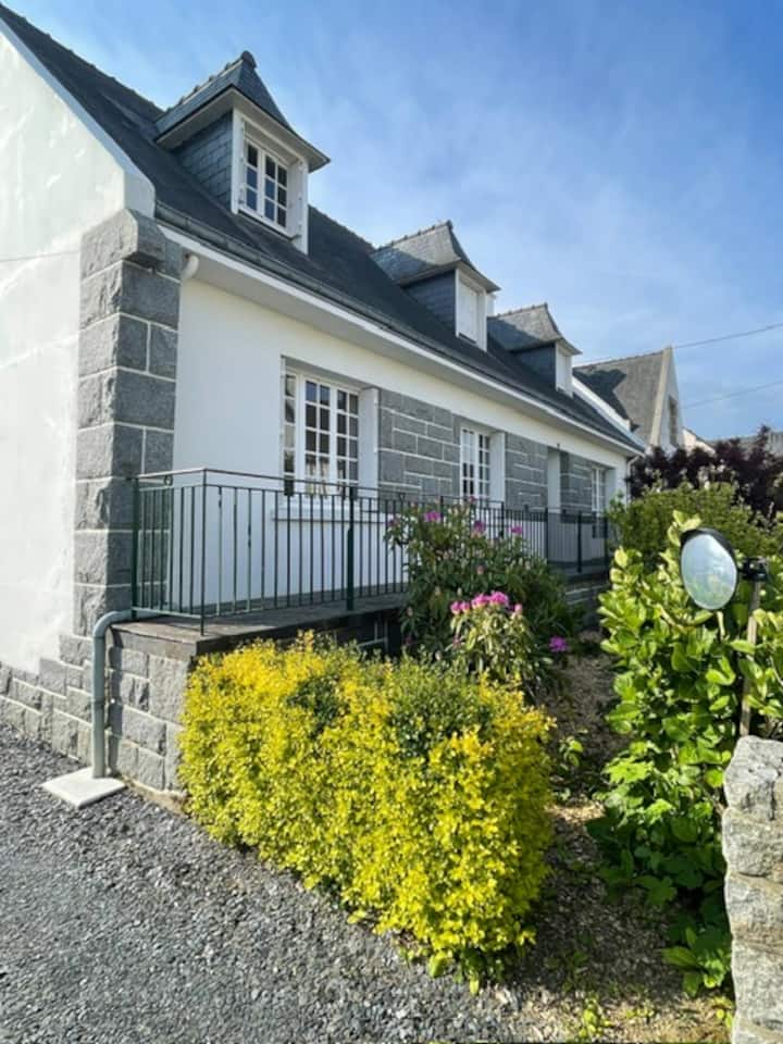 Baie De St Brieuc Grande Maison Dans Son Impasse - Saint-Brieuc