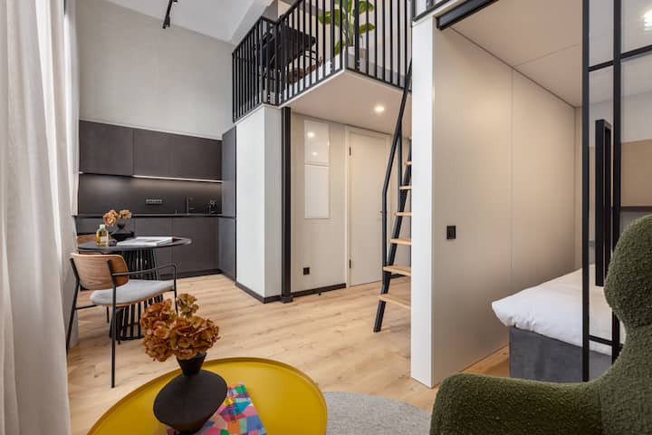 Hallo Loft: Two Beds | Glass-separated Bedroom - Riga