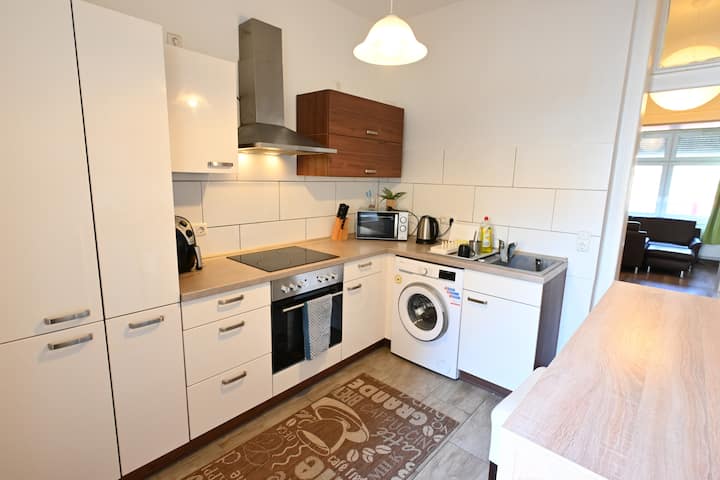 Monteurwohnungen "Buntes Haus" - Muldestausee