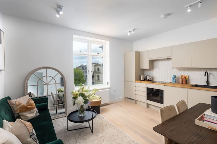 Vesto | Modern One Bedroom Apartment By The Beach - Brighton Marina