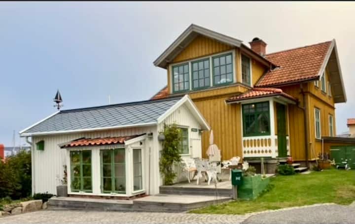 Nyrenoverad Skärgårdspärla 1840 - Hunnebostrand