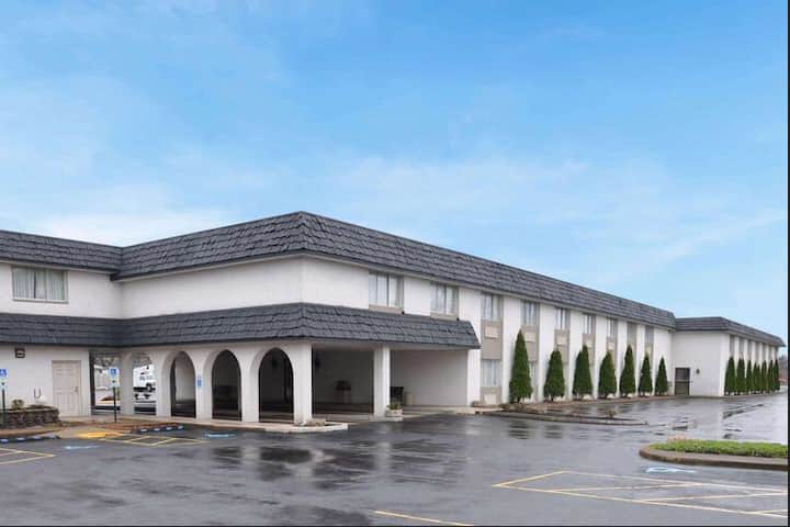 Close Stay To Cedar Point! - Sandusky, OH