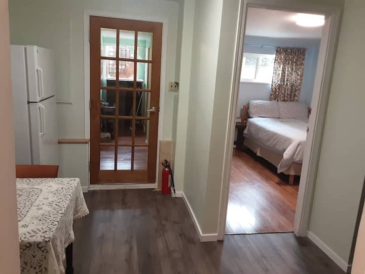 Functional 2 Bdrm Suite Close To Uvic - Victoria