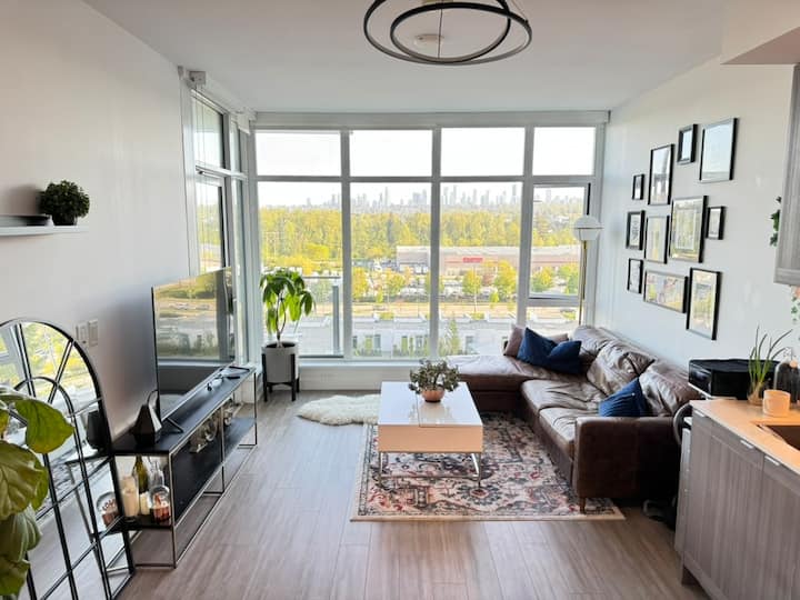 *Fully Furnished - Brentwood Bby - Burnaby
