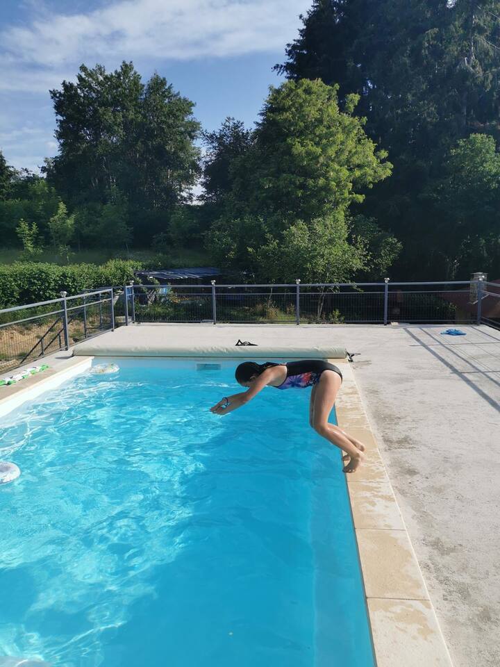 Maison De Famille Edelweiss Avec Sa Piscine/sauna. - Morvan