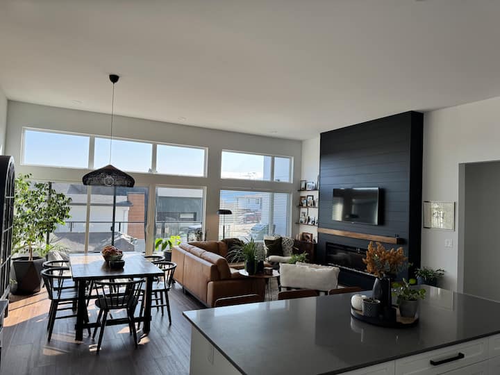 Spacious Home In Wine Country - Peachland