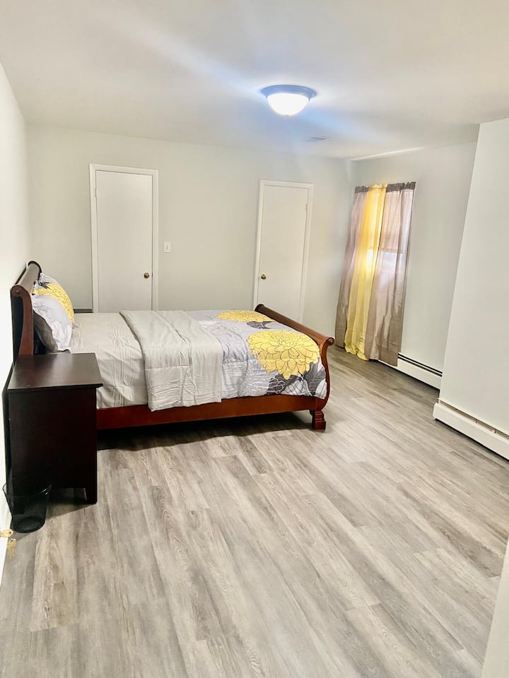Woodbridge Serenity: Large 4-bed Haven - Dumfries, VA