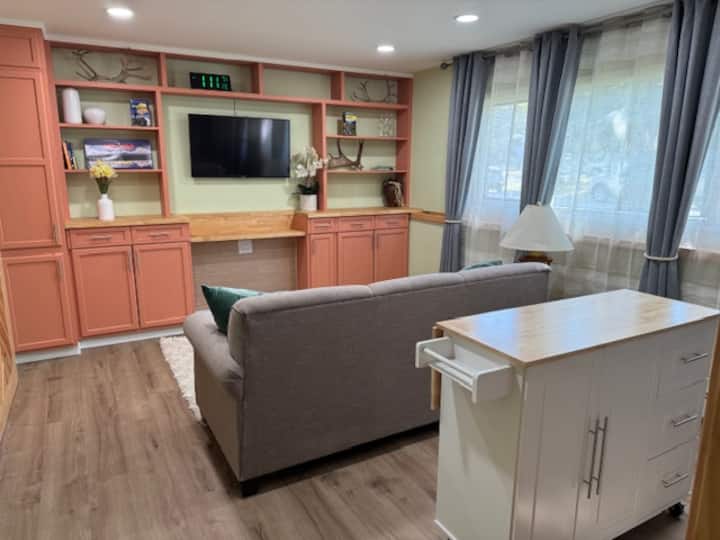 ~The Alaska Life Suite~ “Apartment” - Anchorage, AK