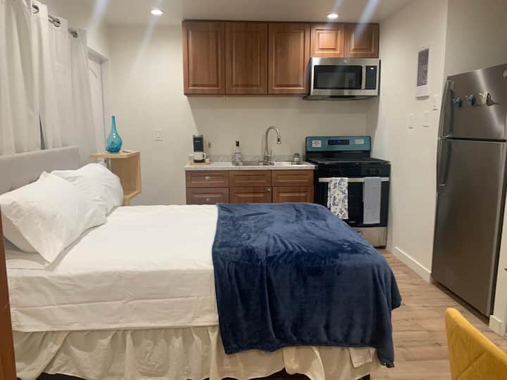 Studio West Hollywood-melrose. - Los Angeles, CA