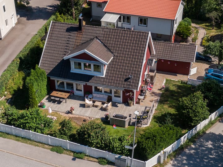 Nyrenoverad Villa 15 Min Söder Om City - Stockholm