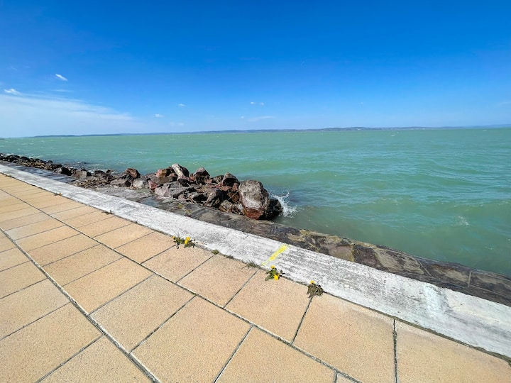 Alice's Lakeside Escape Apartman - Siófok