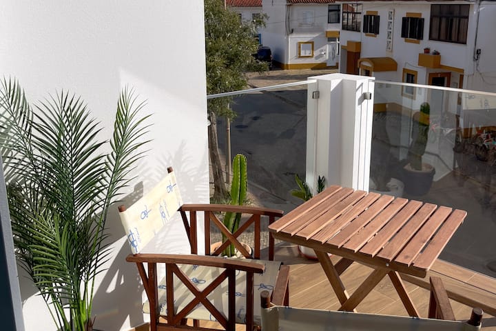 Alojamento Com Terraço Em Vila Do Bispo - Vila do Bispo