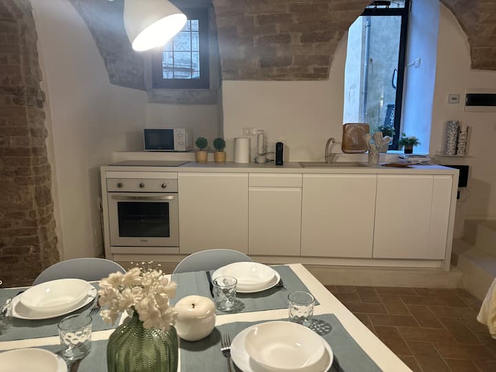 Medieval Hydro Chrome Kingsize Therapy In Perugia - Pérouse