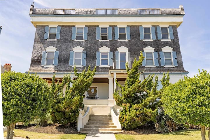 Beachfront Serenity, Dog Friendly, Sleeps 6 - Cape May, NJ
