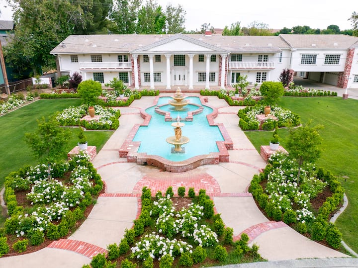 The Grand Estate - Bakersfield, CA