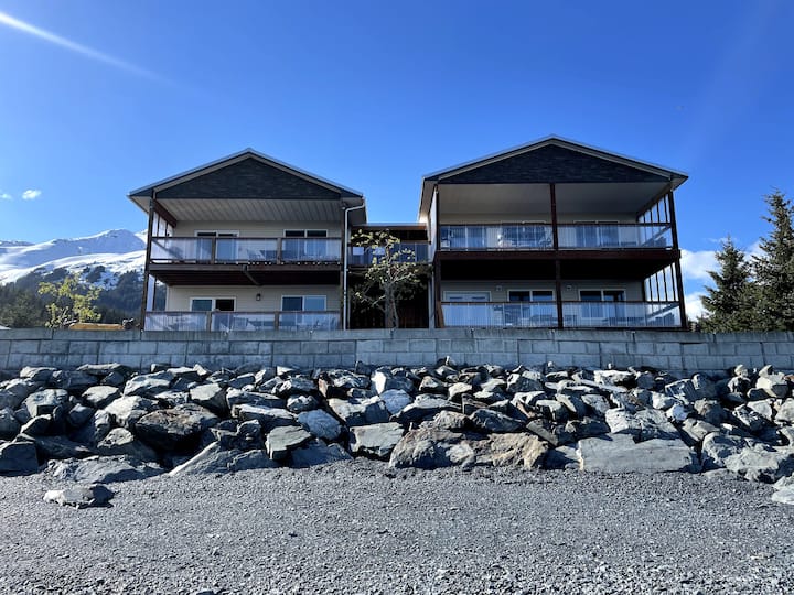 Oceanfront Inn Low Tide - Kenai Fjords National Park