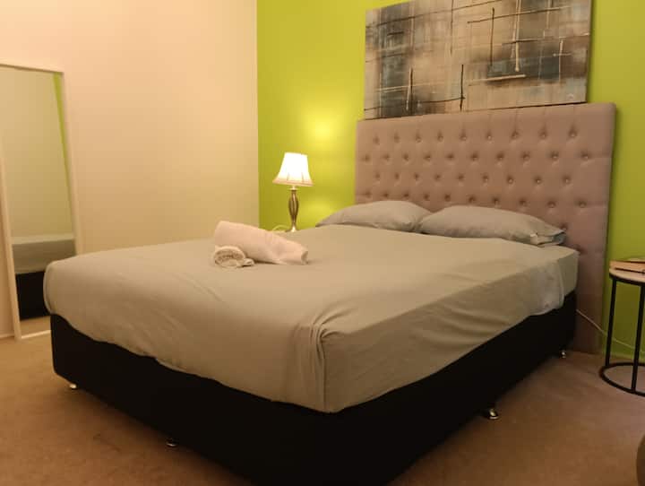 Cosy Room Newtown Aircon - Carlton