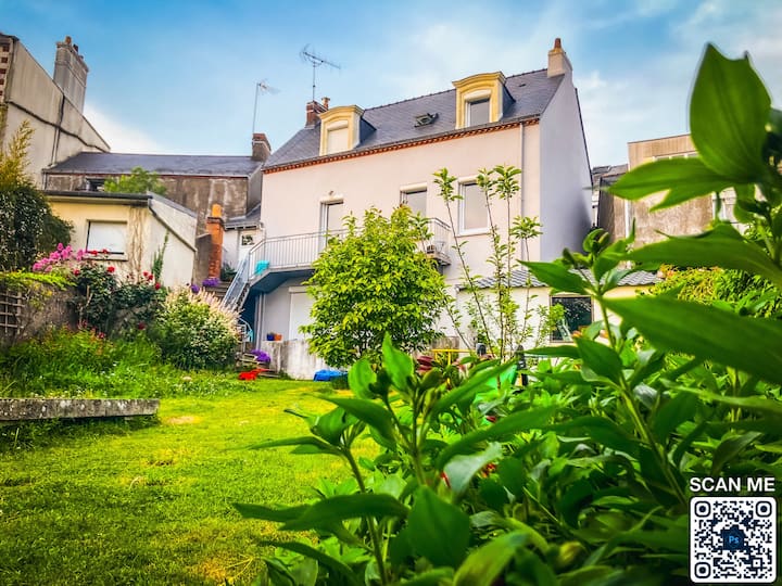 Maison Avec Vue Sur La Loire - Planète Sauvage