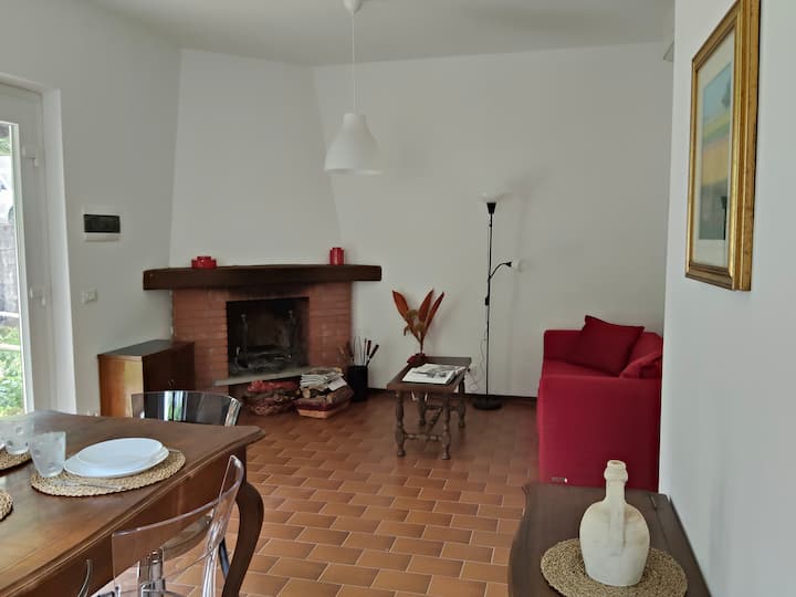 Dal Mae': Casa Indipendente - Carrara