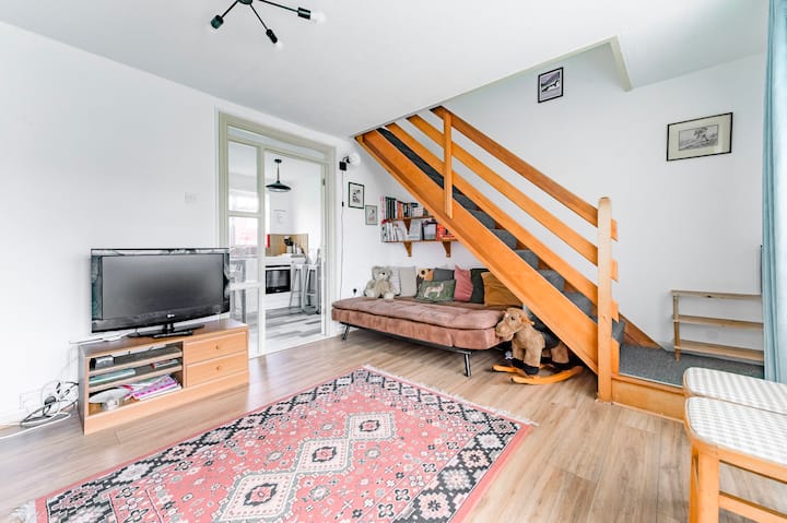 Charming 3-bed Chalet In Hemsby Sleeps 6 - Hemsby