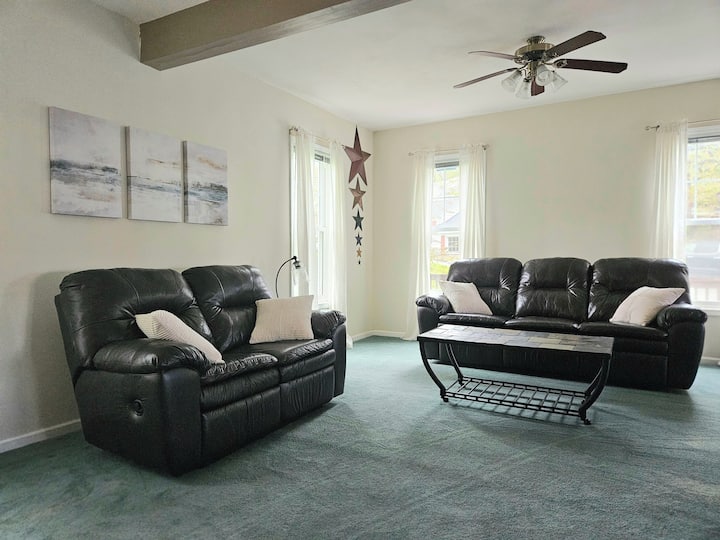A Bay Rock House Rental - Alexandria Bay, NY