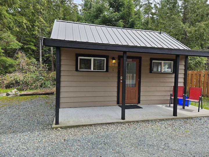 Rustic Rainforest Cabin For 2 | Peaceful - Port Renfrew