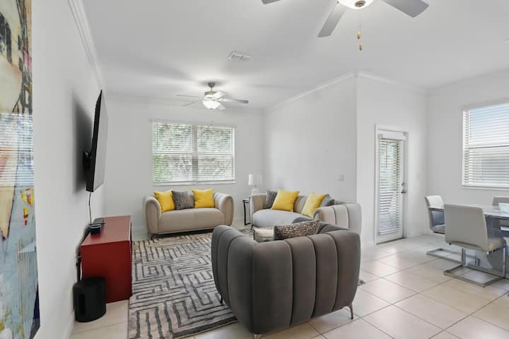 Modern Space - Wesley Chapel - Wesley Chapel, FL